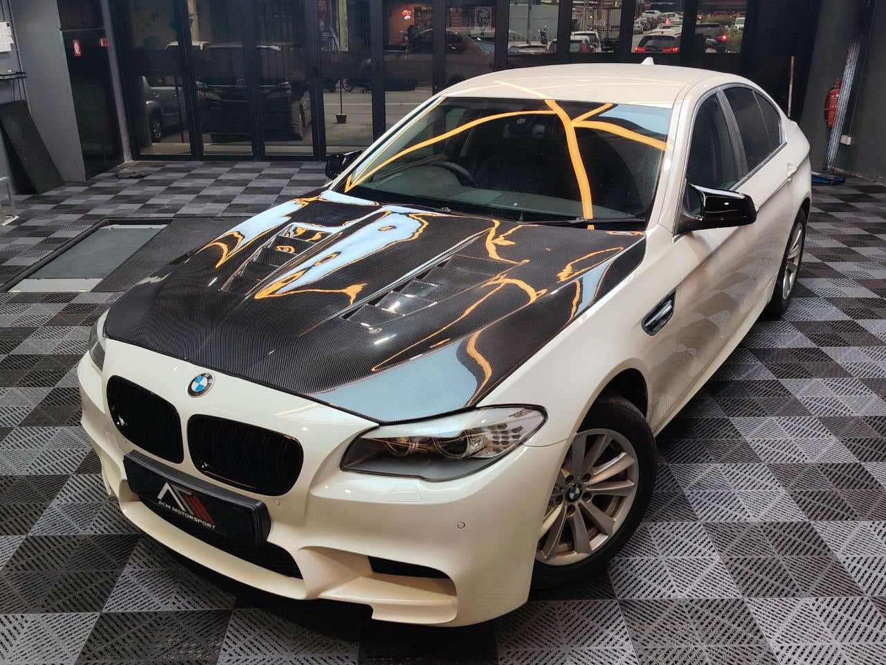 Bmw f10 V hood – ACM Motorsport